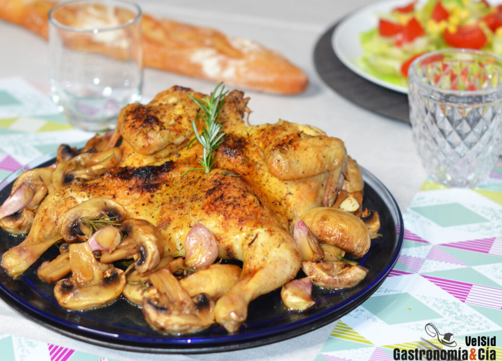 Delicioso pollo a la parrilla con especias aromáticas de café ...