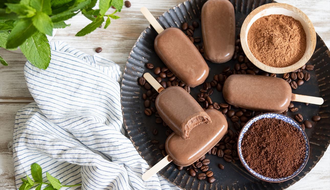 Popsicles de café y cacao: una deliciosa receta refrescante | LATAZADECAFE