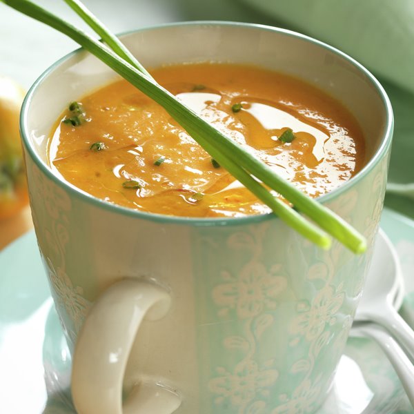 Sorpréndete con esta deliciosa sopa fría de pepino y café | LATAZADECAFE